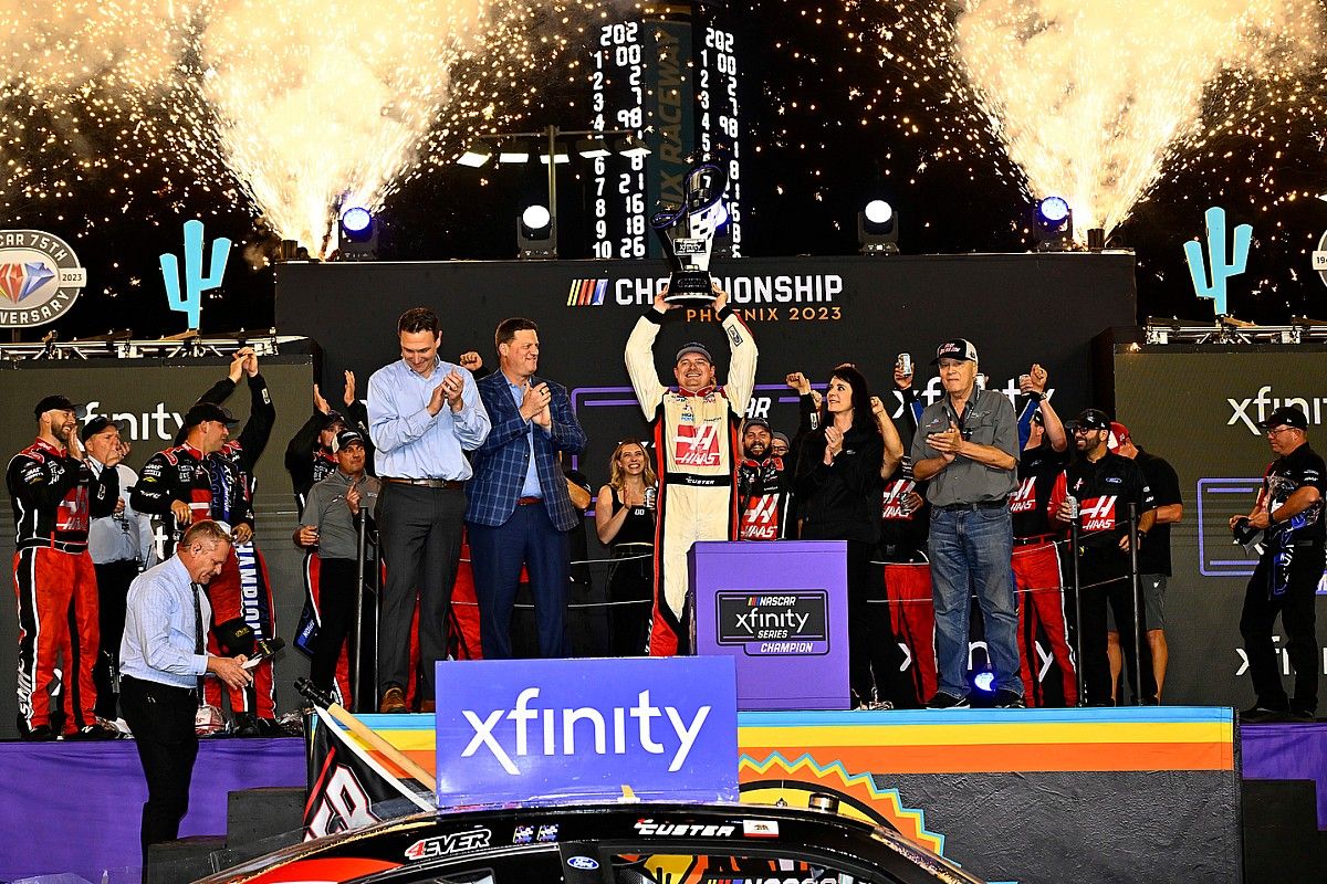 Tony Stewart: Custer "doing the right things" to…