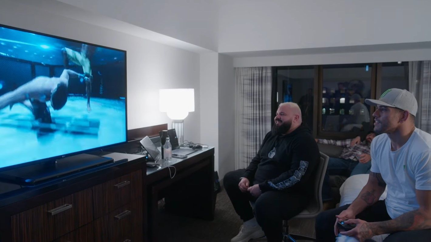 UFC 295 ‘Embedded,’ No. 4: Alex Pereira KOs Jamahal…