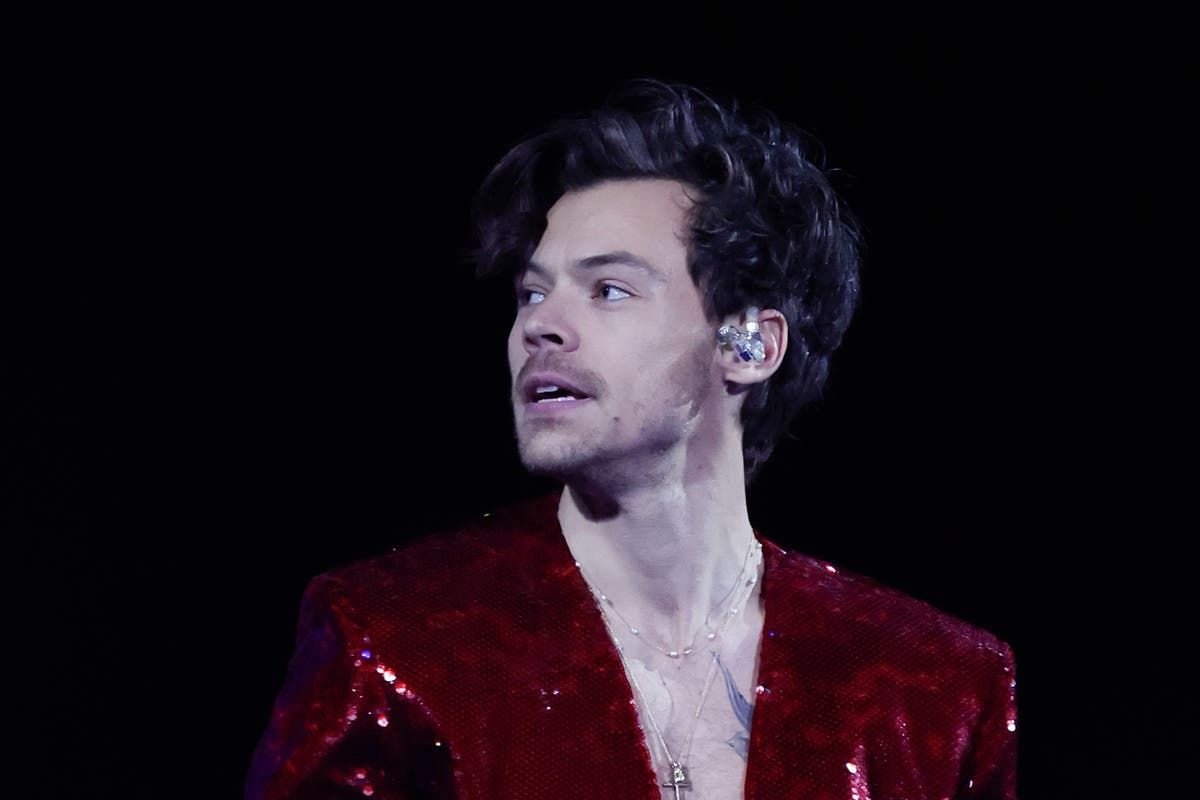 Harry Styles debuts new shaved head look – and fans…