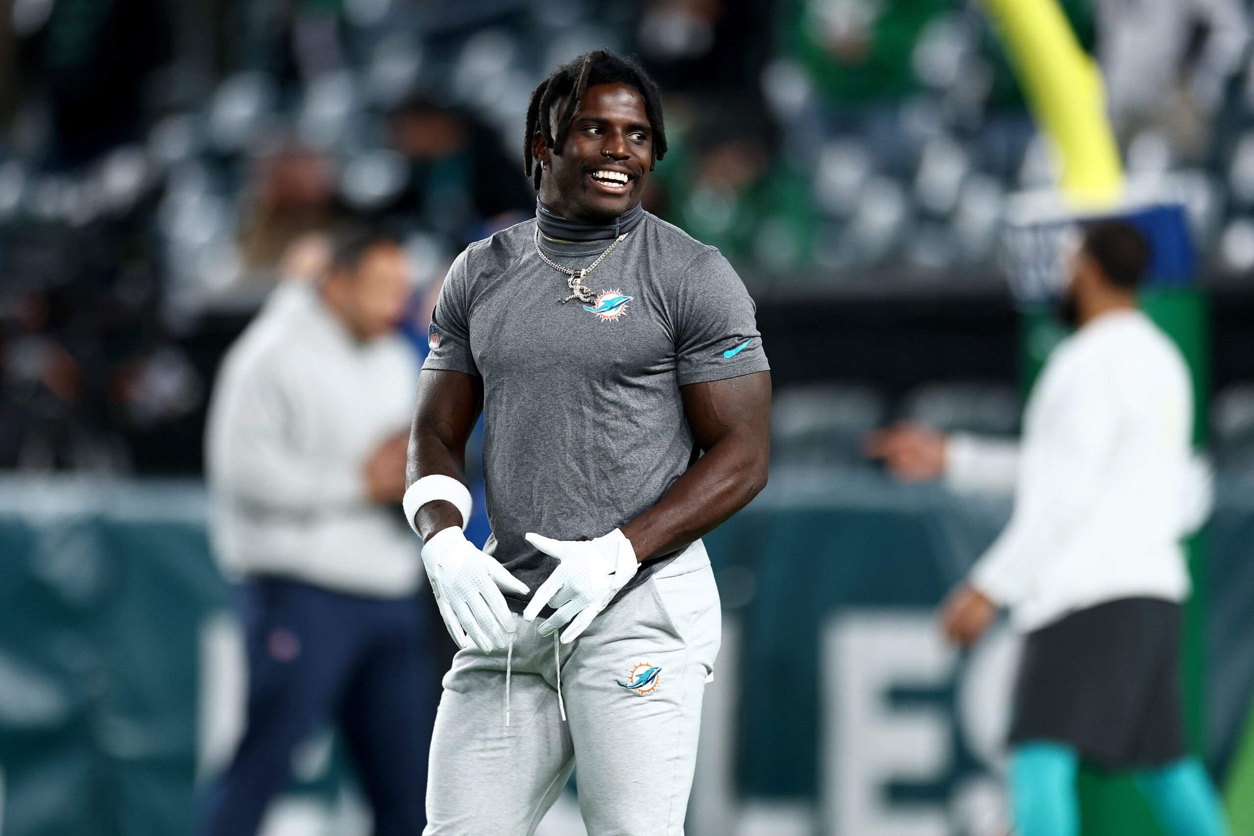 WATCH: Tyreek Hill roasts Dolphins LS Blake Ferguson…