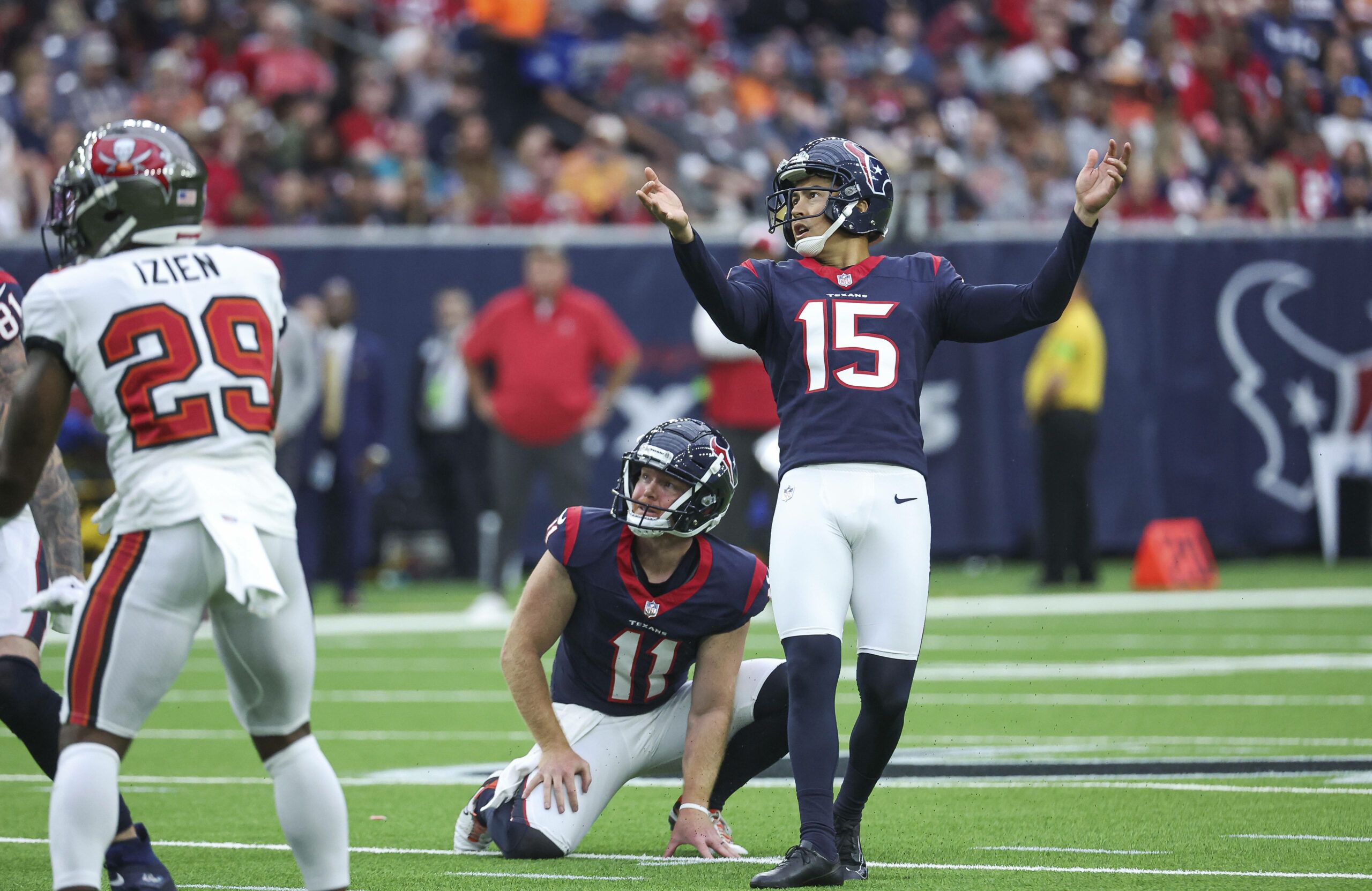 Texans OC Bobby Slowik explains how Ka’imi Fairbairn…
