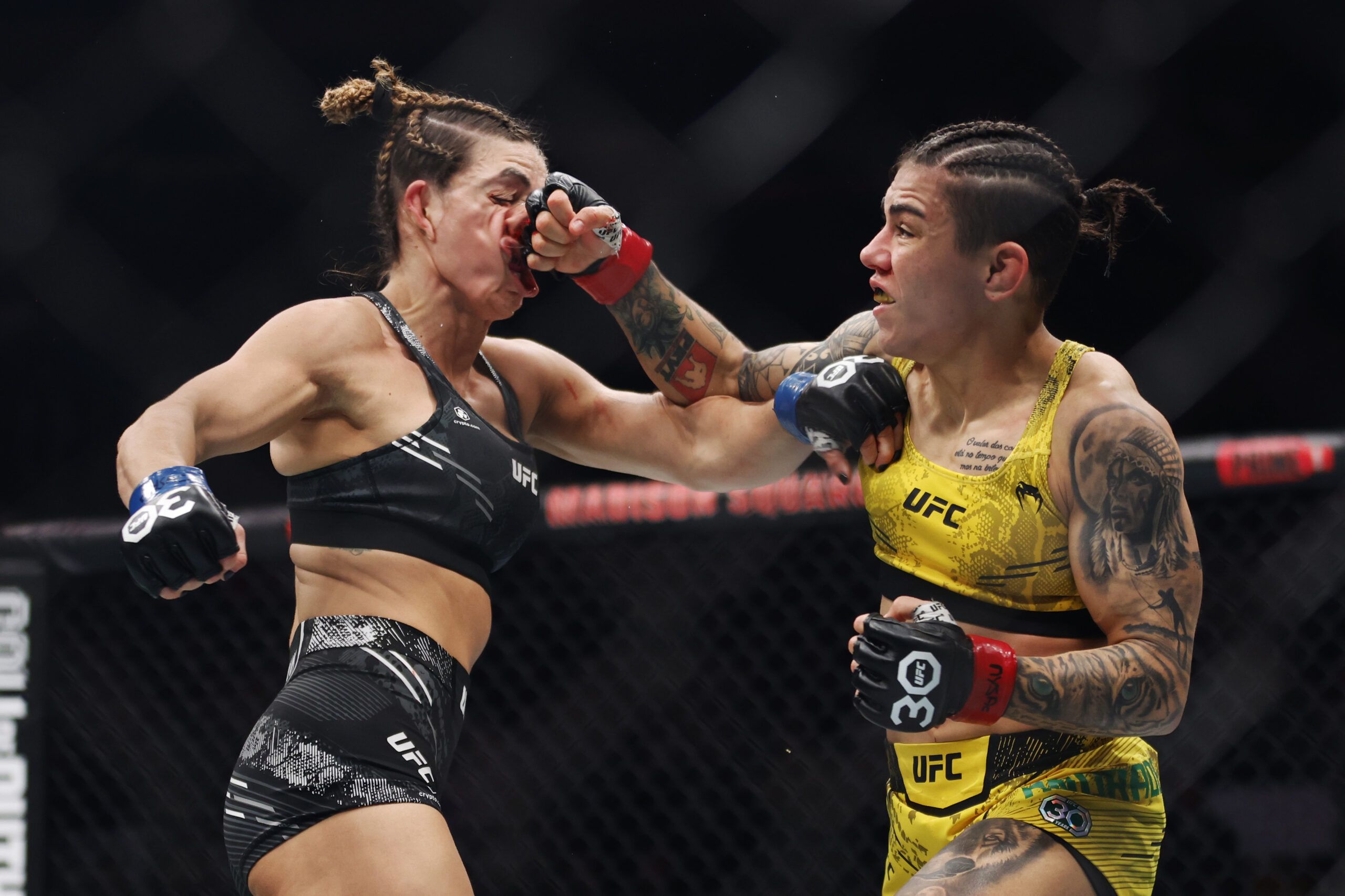 Jessica Andrade def. Mackenzie Dern at UFC 295: Best…