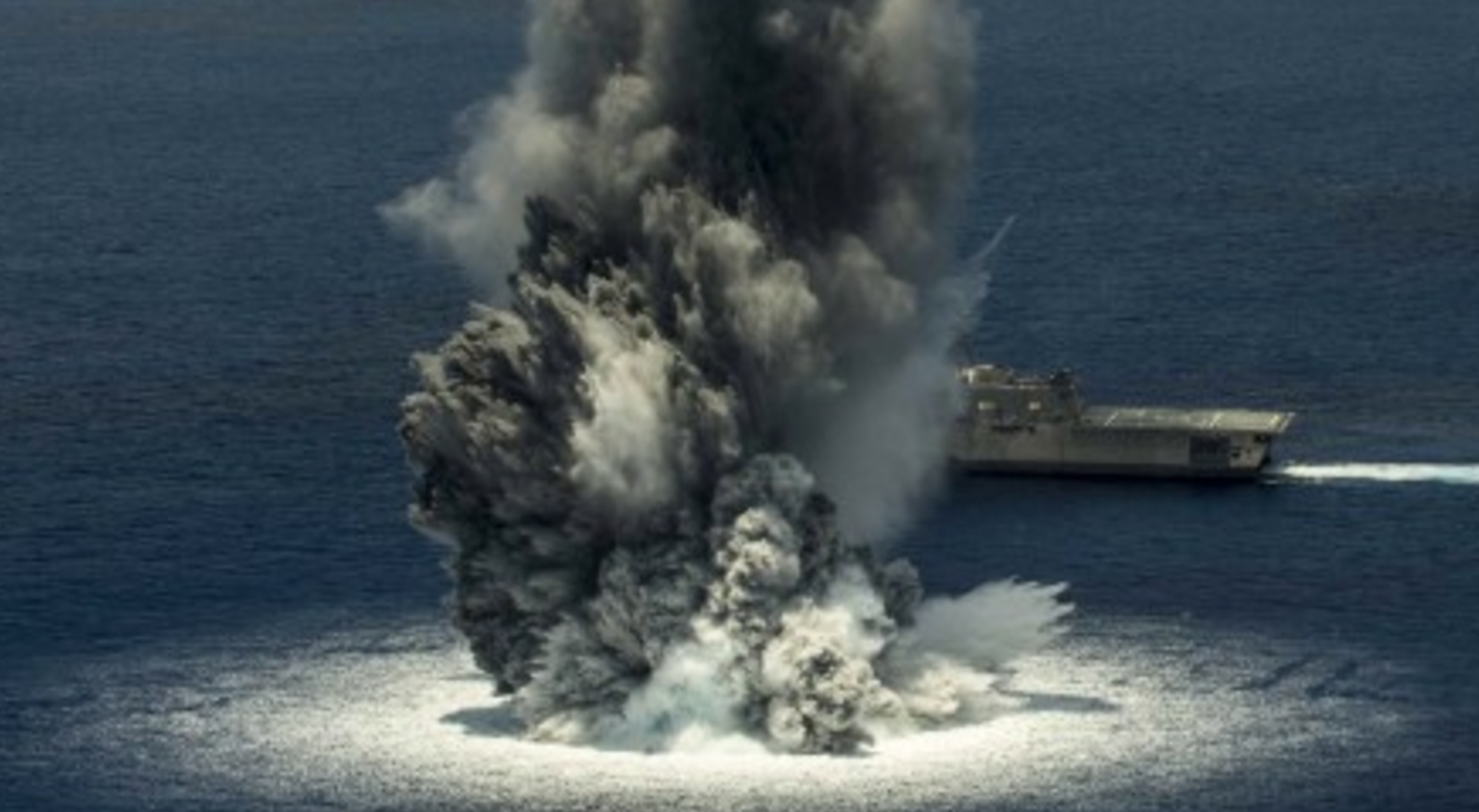 Watch as the US Navy tests its new warship with a huge…