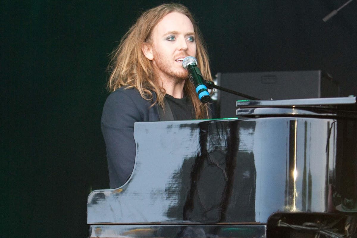 Tim Minchin fans moved to tears by news of mum’s death…