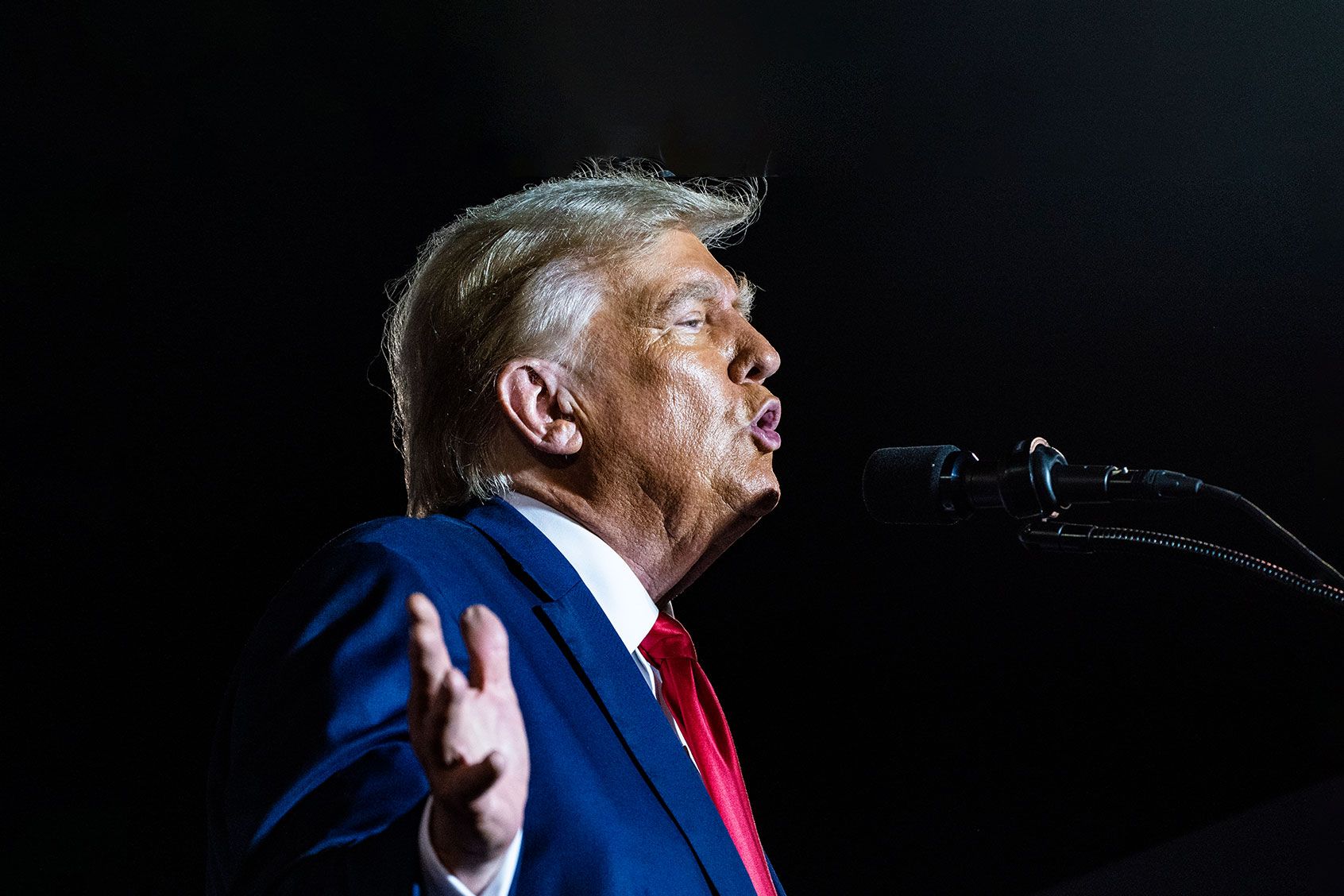 Alarm as Trump pushes "citizen's arrest"