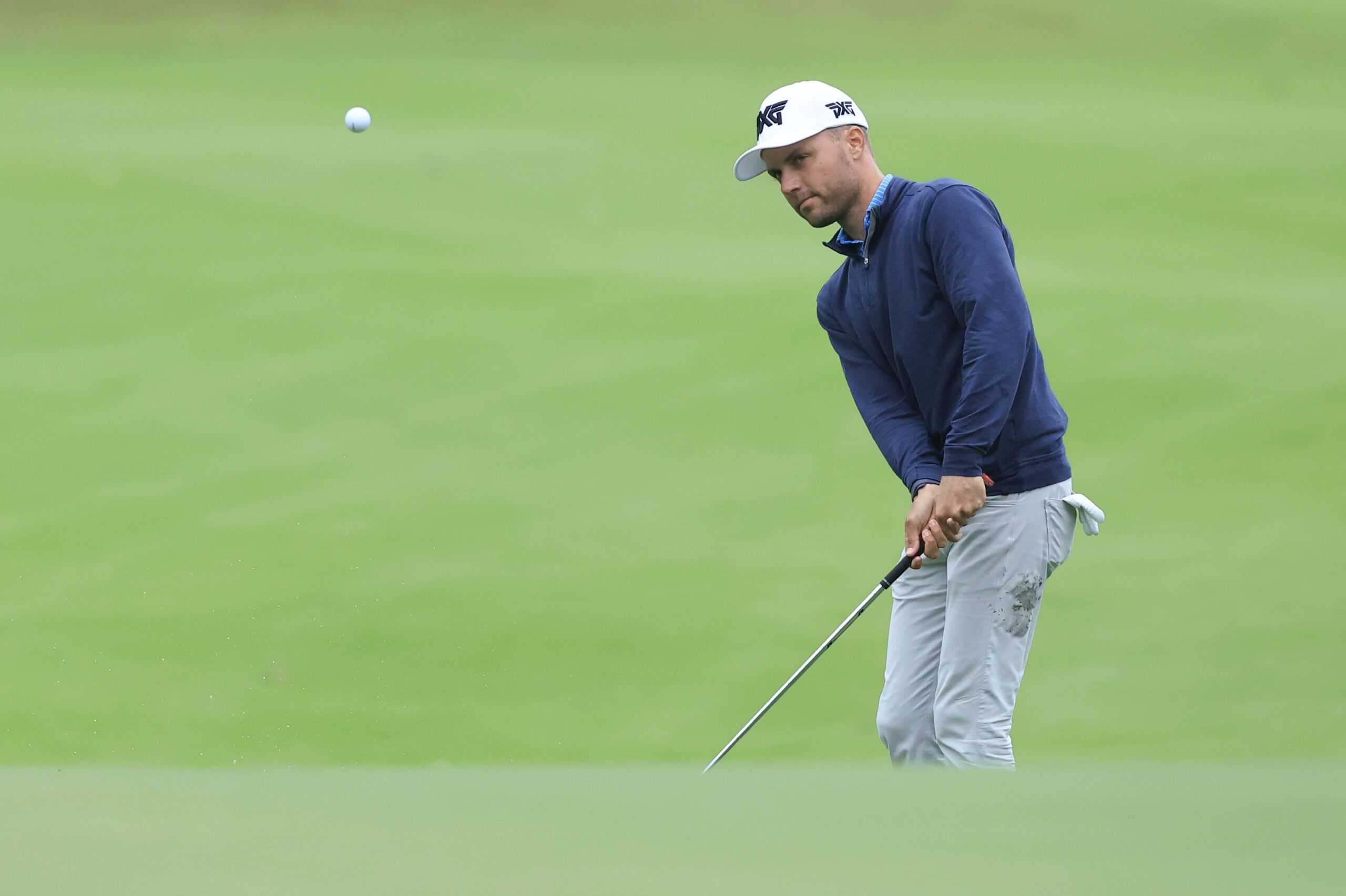 Eric Cole keeps making birdies, Davis Thompson trying…