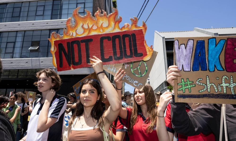 School Strike 4 Climate: Australian students skip…