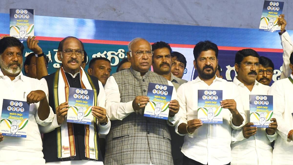 Telangana Congress releases poll manifesto, offers…