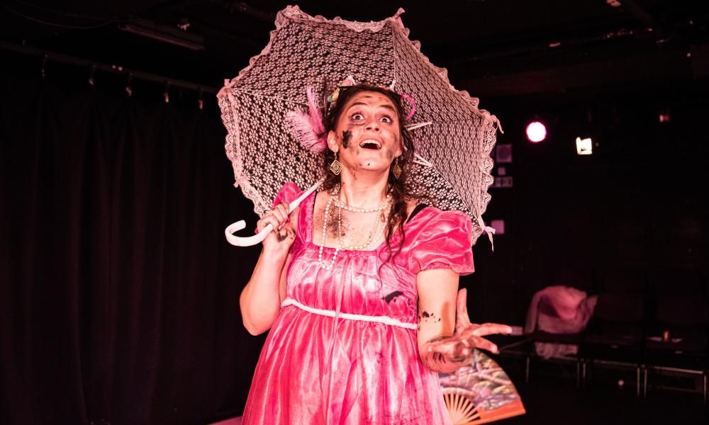 Rosalie Minnitt: Clementine review – a frilly-bonneted…