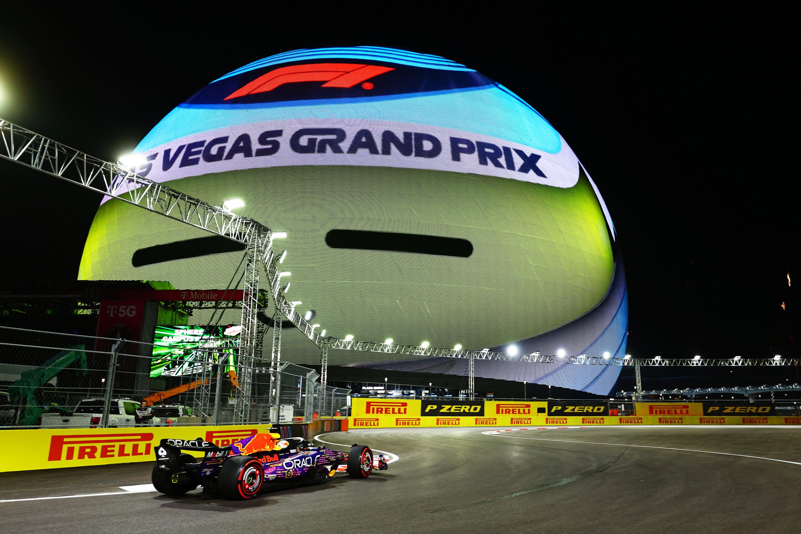 11 awesome Sphere photos from F1 Las Vegas Grand Prix…