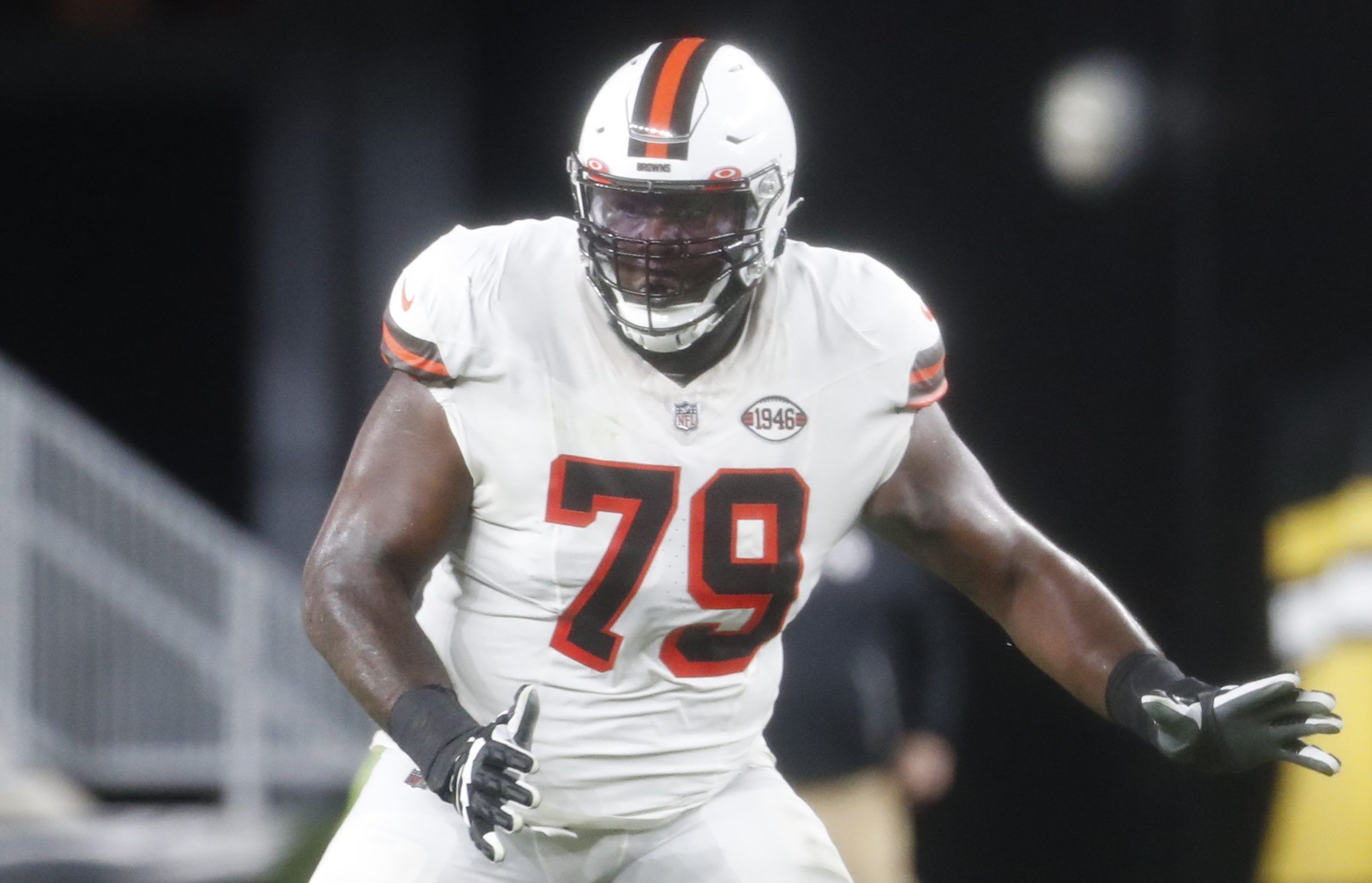 Browns rookie Dawand Jones continues strong season…