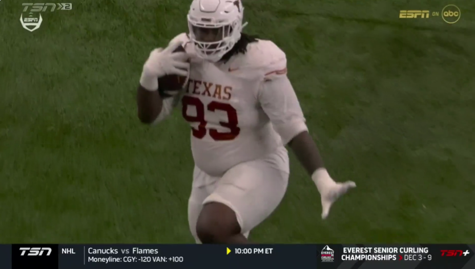 College fans loved Texas DL T’Vondre Sweat’s Heisman…