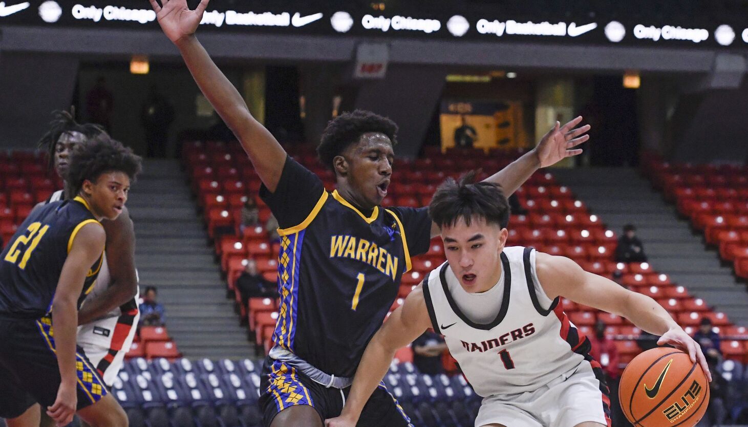 Promising freshmen Jaxson Davis, Davion Thompson live…