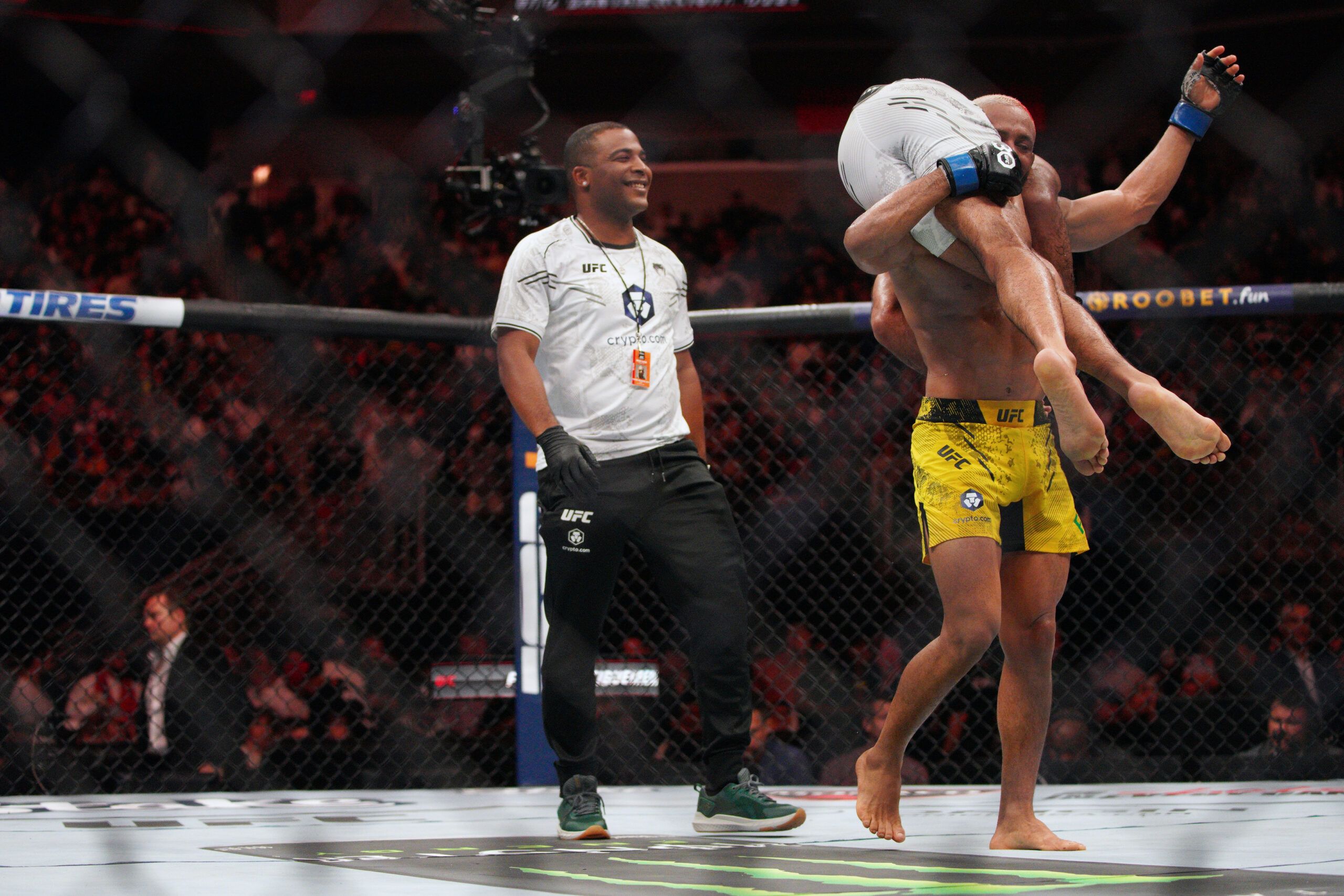 Deiveson Figueiredo def. Rob Font at UFC on ESPN 52:…