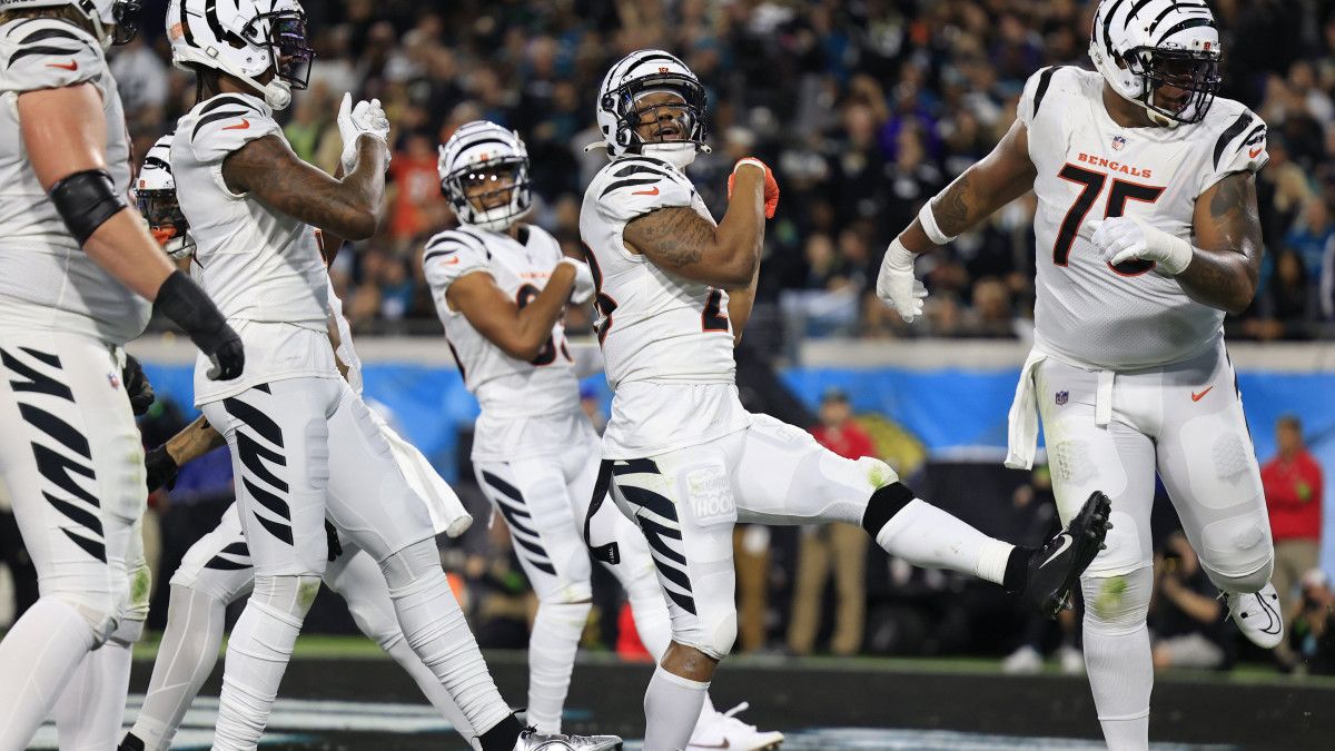 Bengals Player Celebrates TD by Calling ESPN…