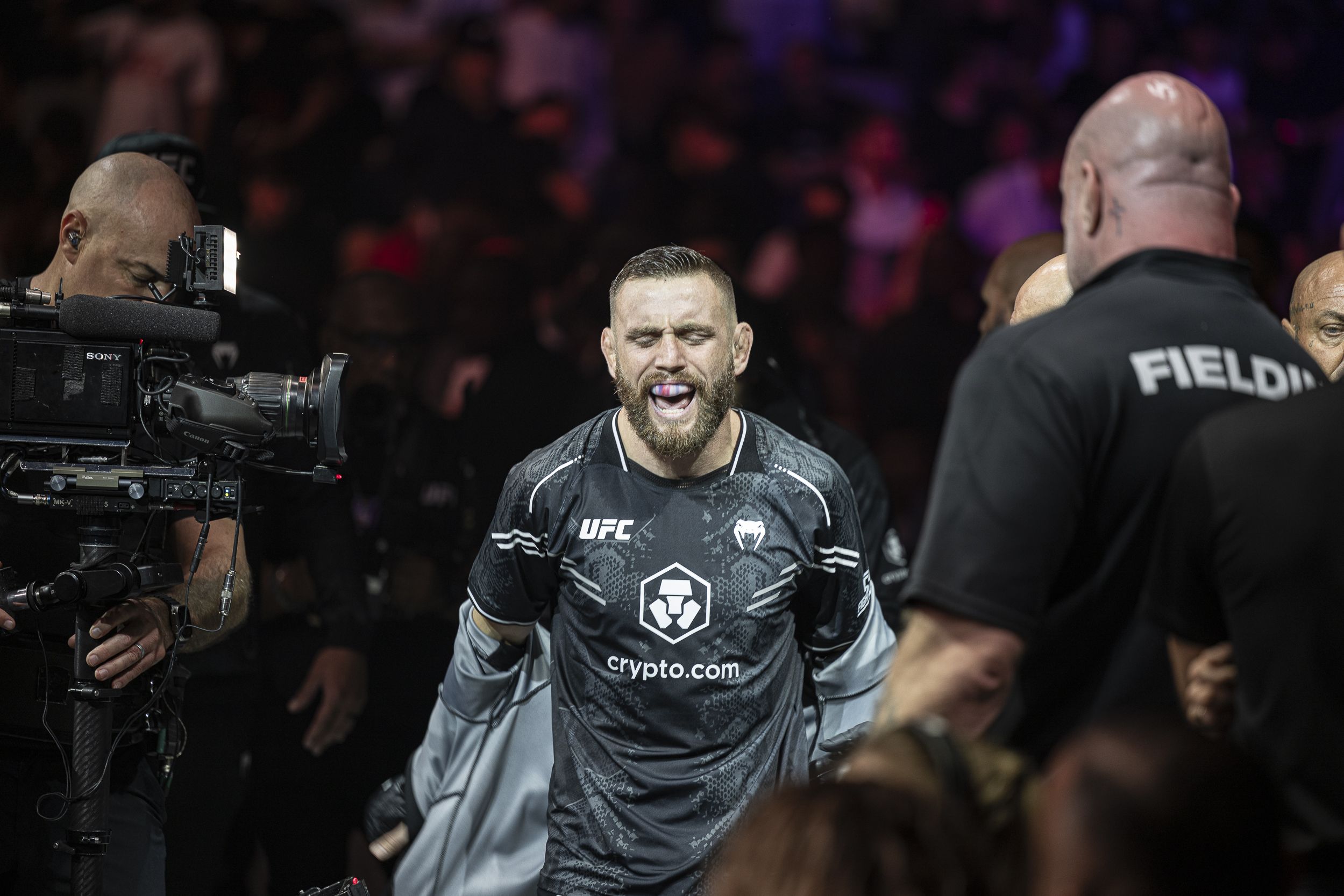 With Allan Nascimento out, Tim Elliott steps in to…