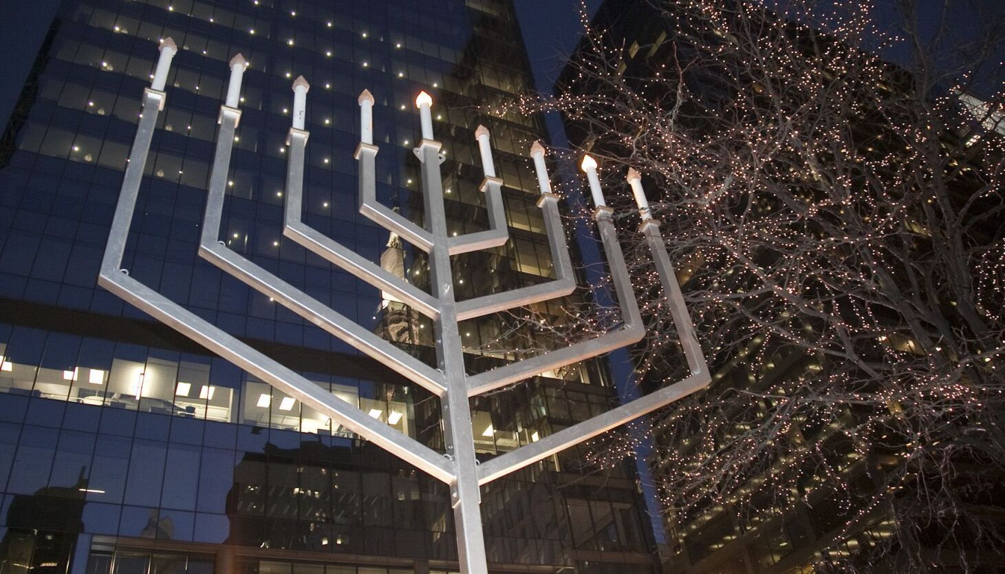 Hanukkah celebrations begin as Chicago area prepares…
