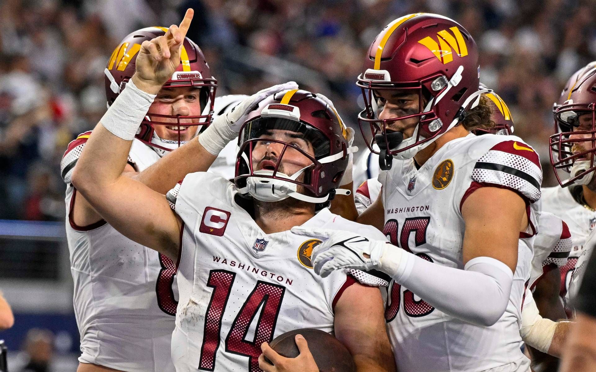 5 Commanders among the top 10 in Pro Bowl voting at…