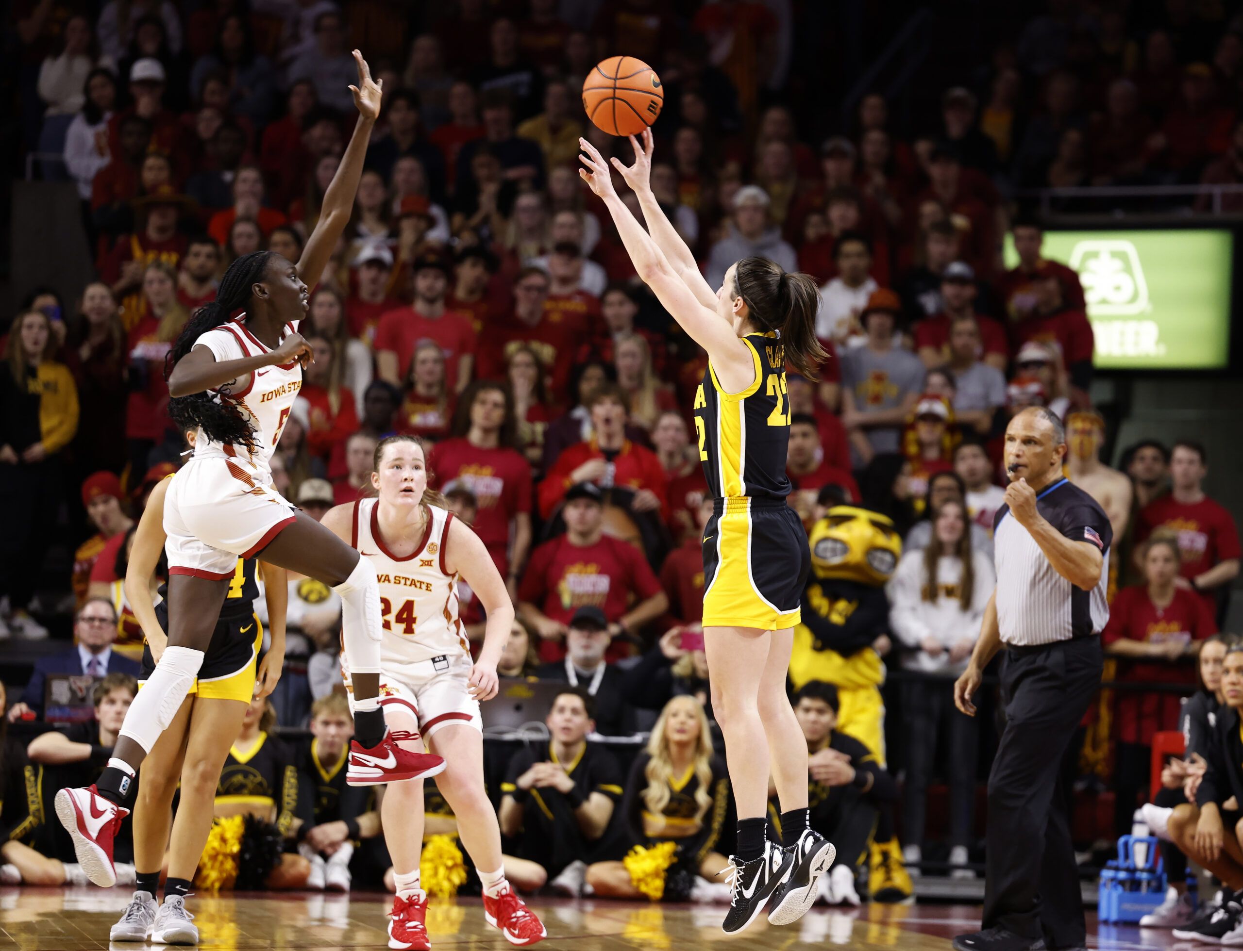 Here’s the pace Caitlin Clark needs to keep up if she…