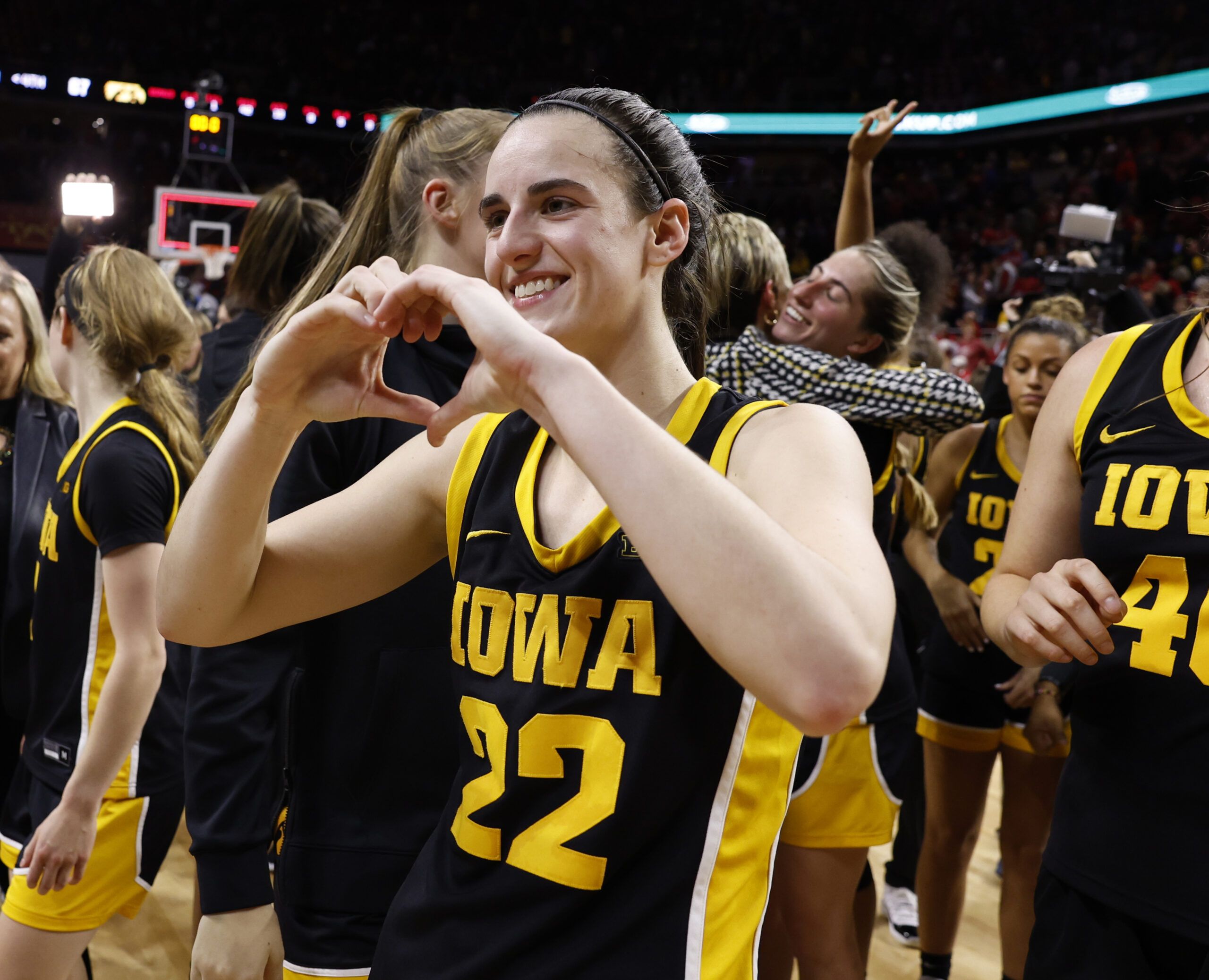 The Iowa State student section trolled Caitlin Clark…