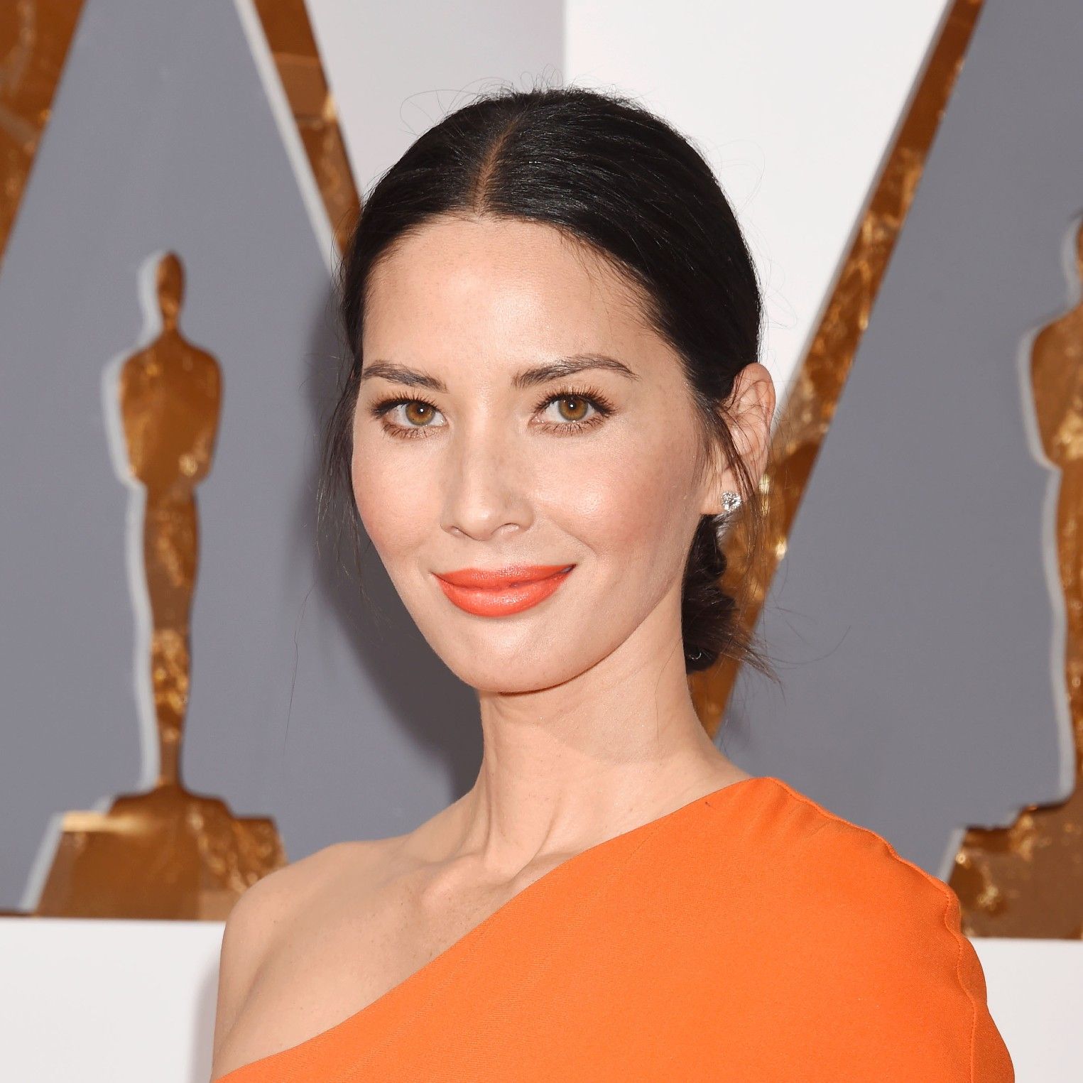 Find a Peach Fuzz Shade That Works for Your Skin Tone