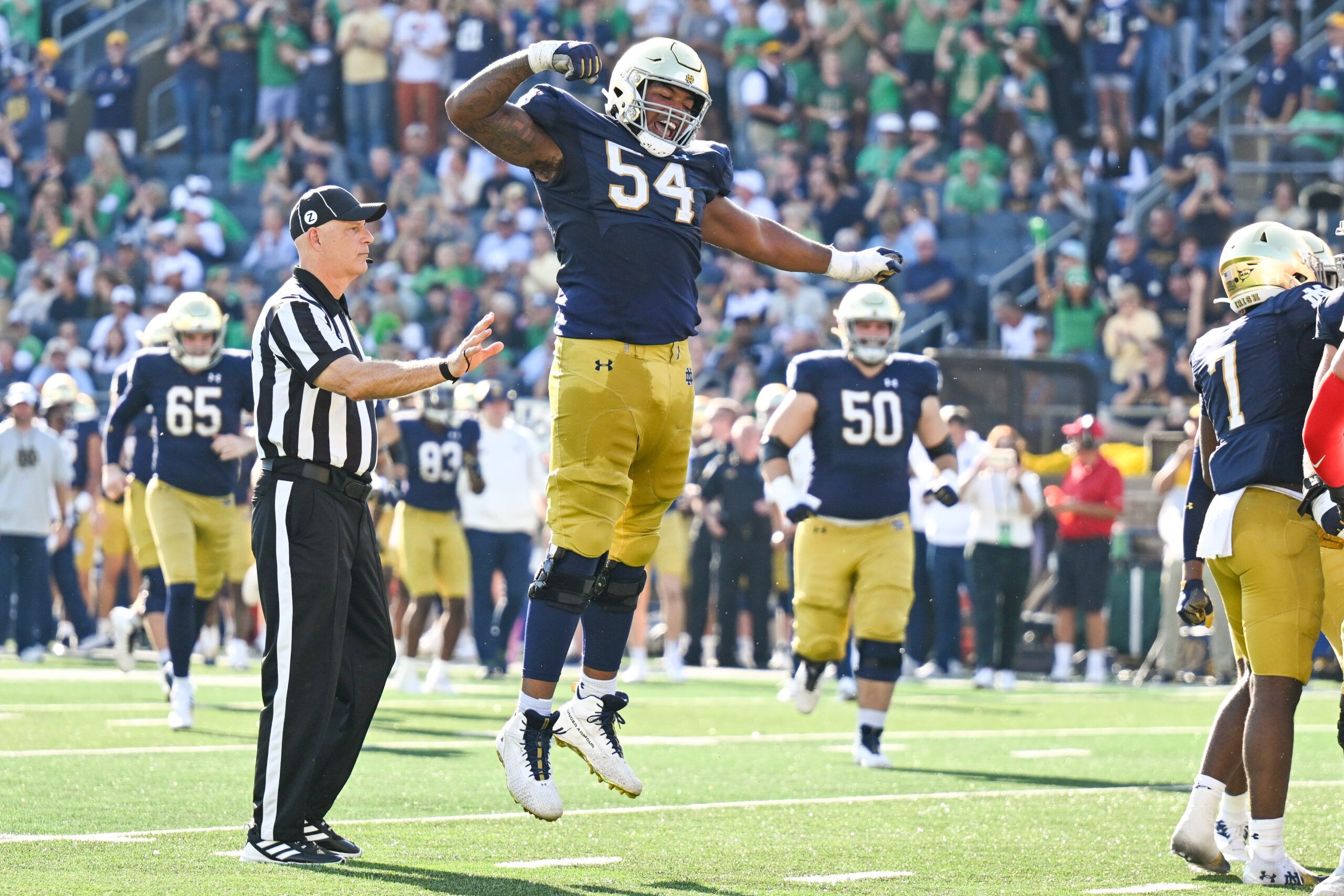 Notre Dame offensive lineman Blake Fisher declares for…