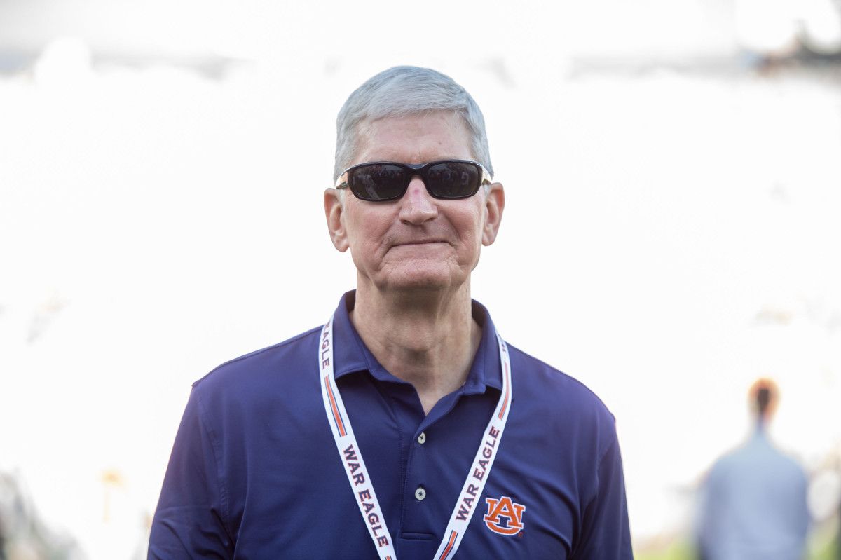 Wedbush's Dan Ives says Apple will be valued at $4…