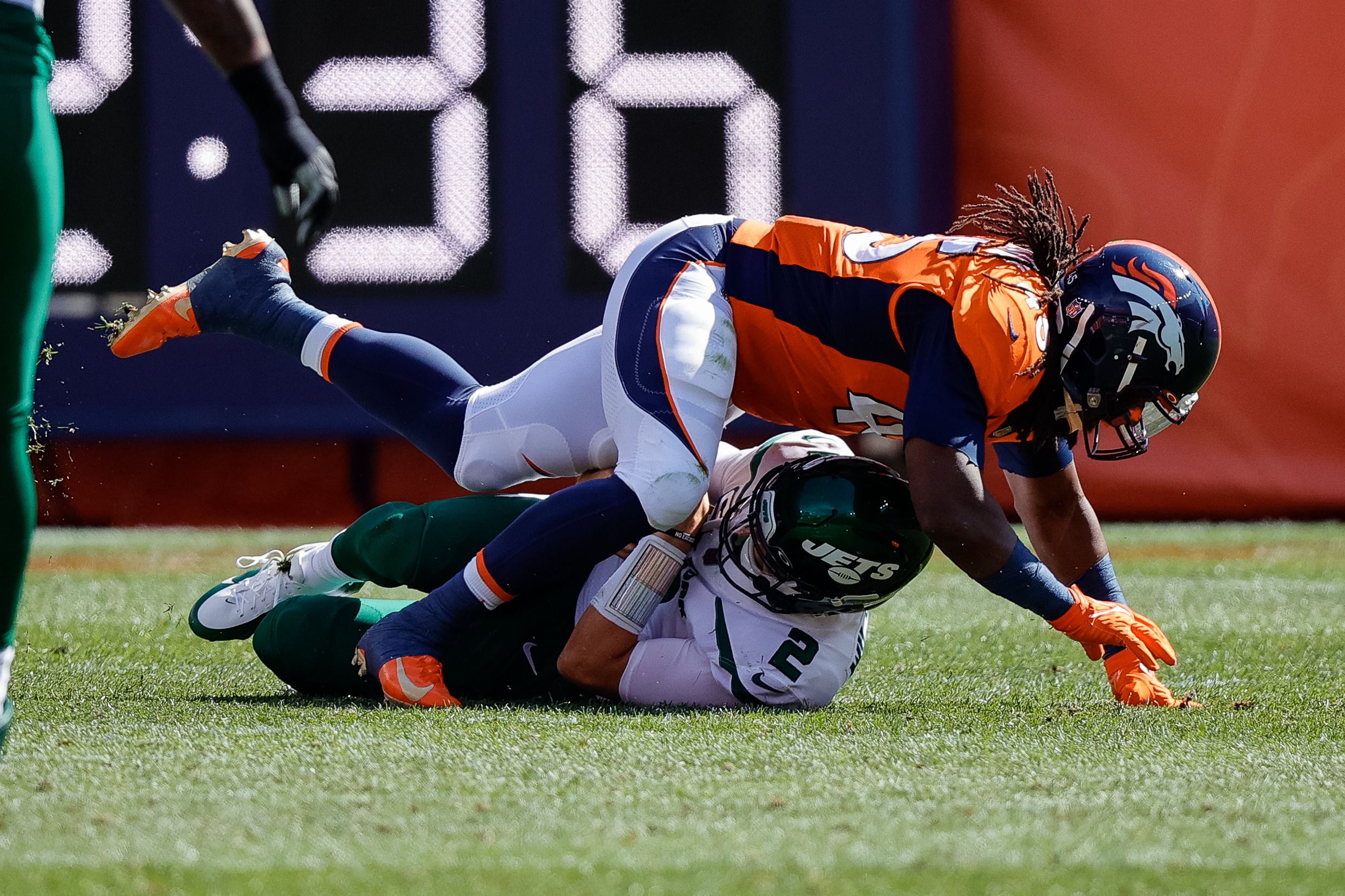 Dolphins practice squad LB Alexander Johnson announces…