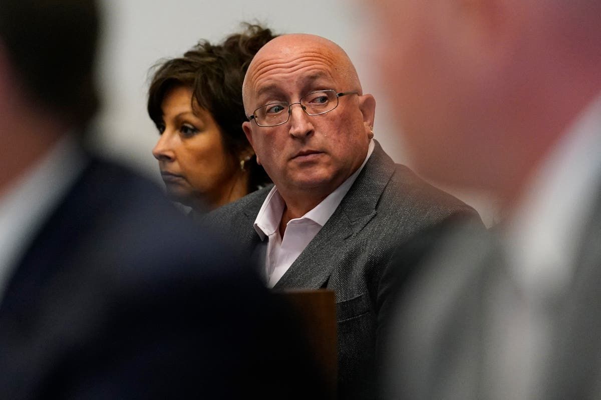 Father of July 4th Illinois parade shooting suspect…