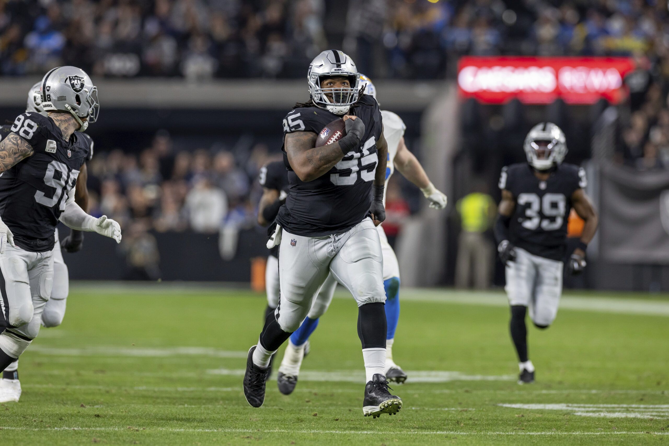Here, watch all 9 (!!) of the Raiders’ touchdowns vs.…