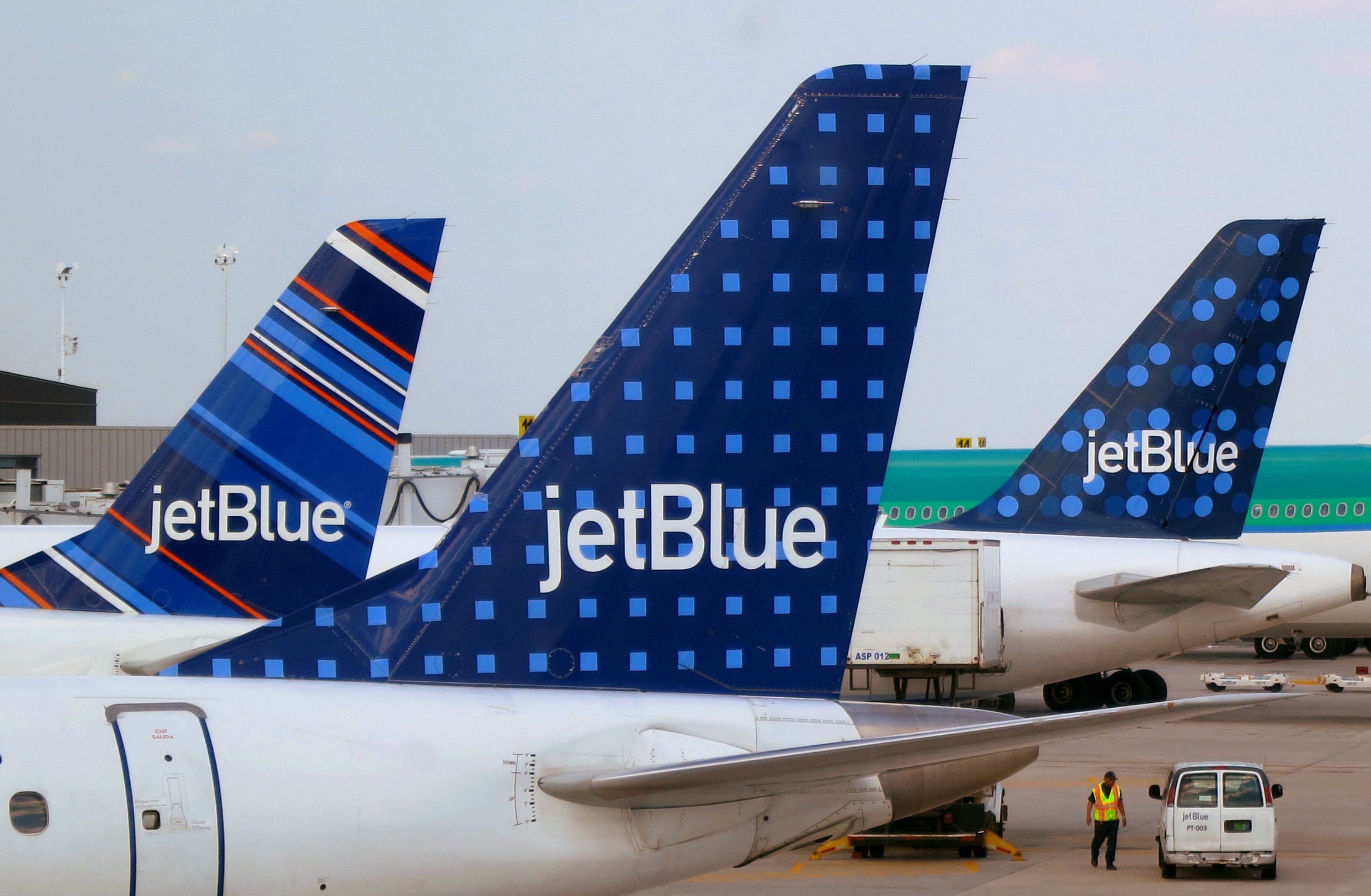 JetBlue near-collision: Quick Maneuver Damages Tail,…