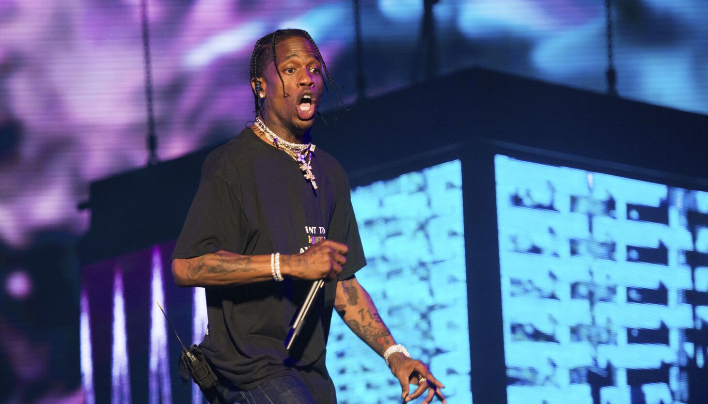 Travis Scott Chicago concert postponed just hours…