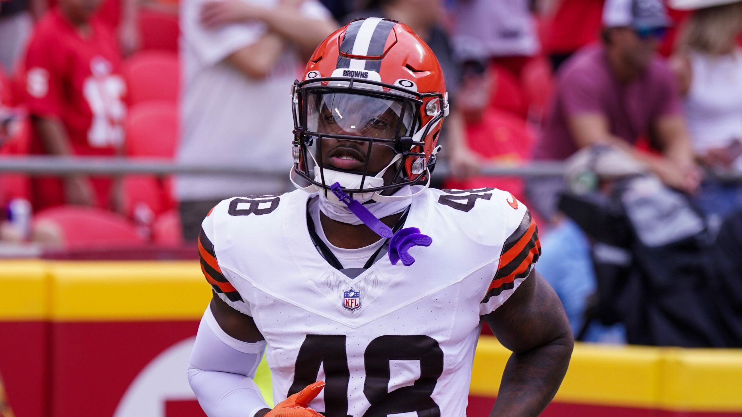 Browns promote 2 practice squad players to active…