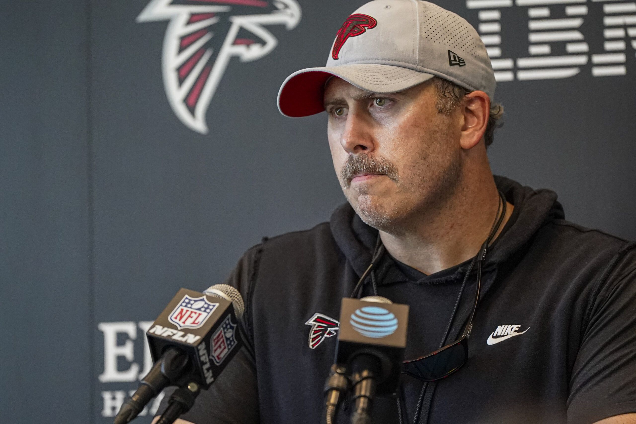 WATCH: Falcons HC Arthur Smith gives postgame press…