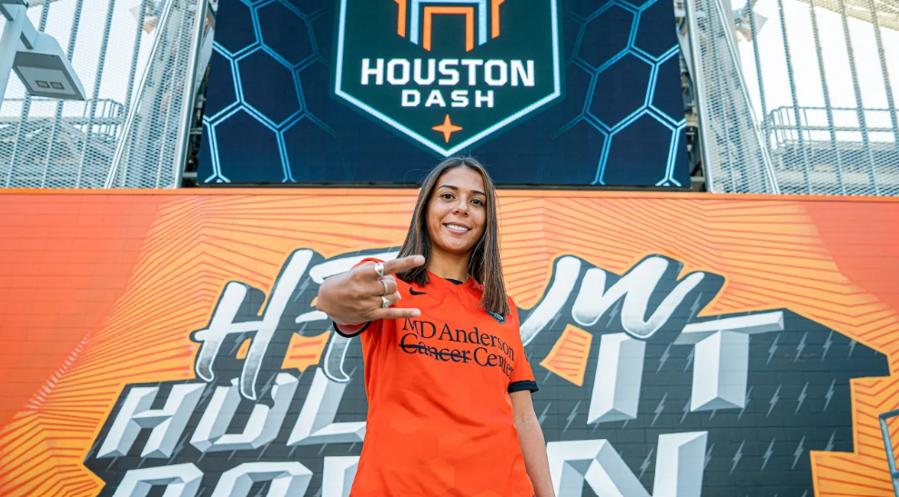 This Is How Mexican-American Striker Maria Sánchez Got…