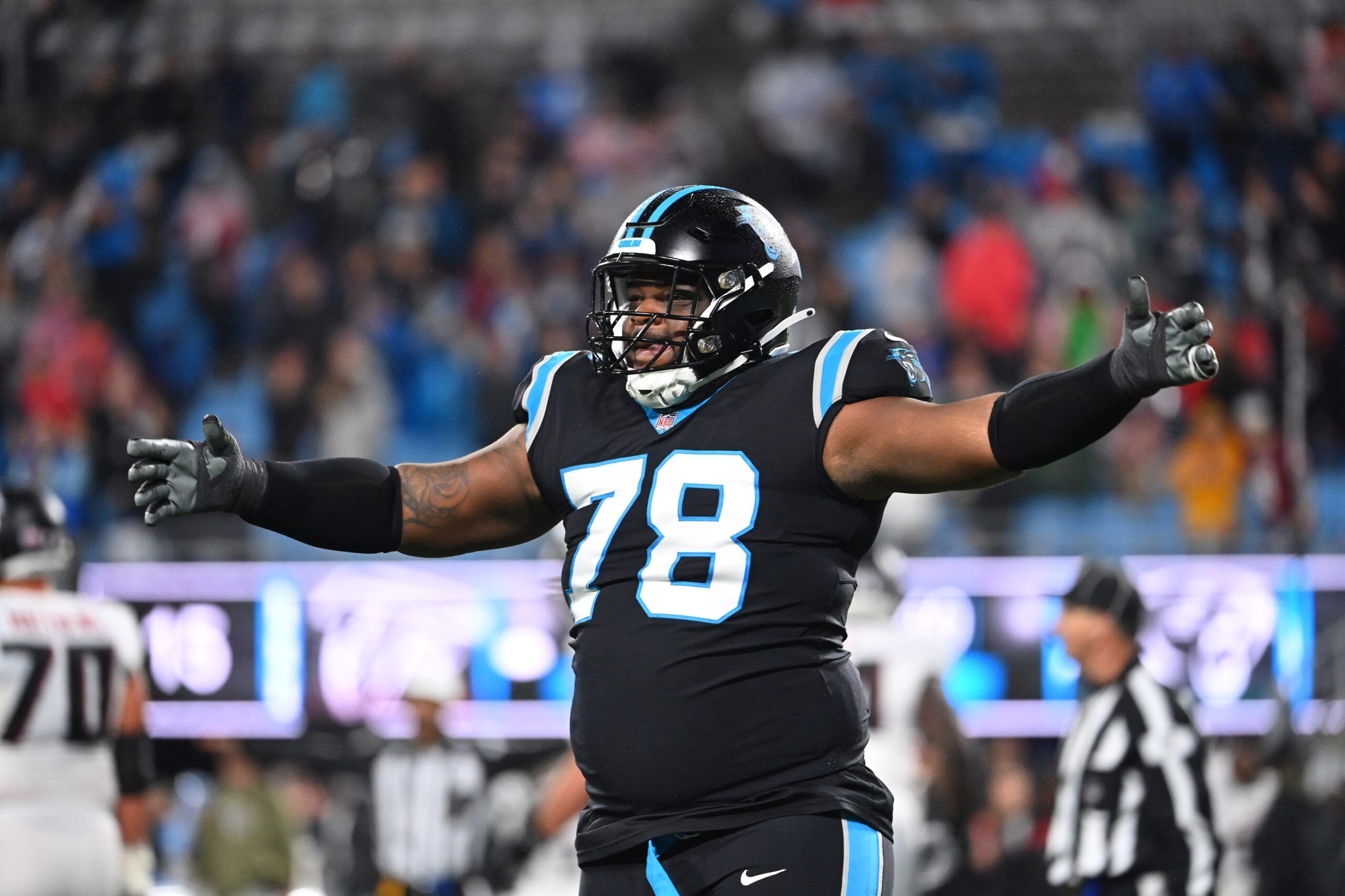 Raiders add former Panthers NT Marquan McCall to…