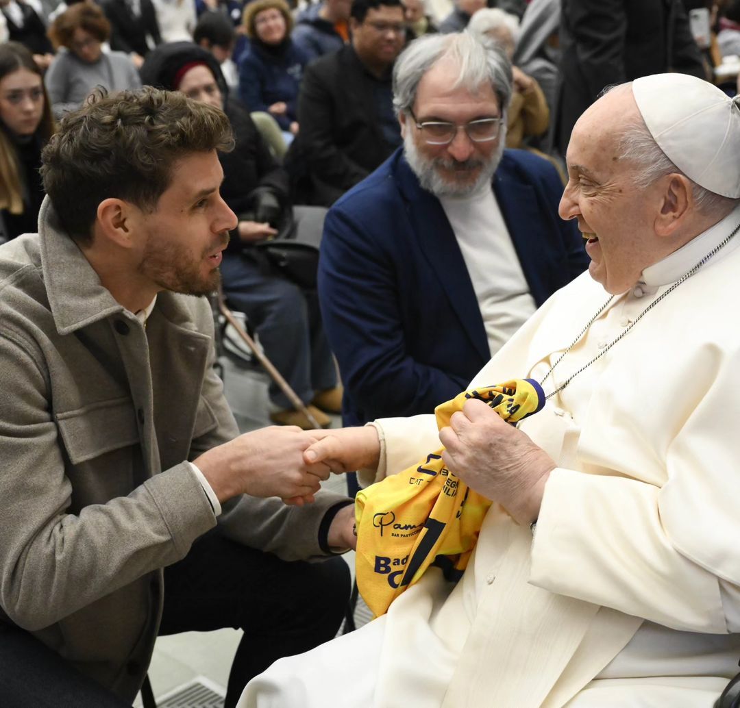 Bruno Rezende Meets Pope Francis in a Divine Encounter
