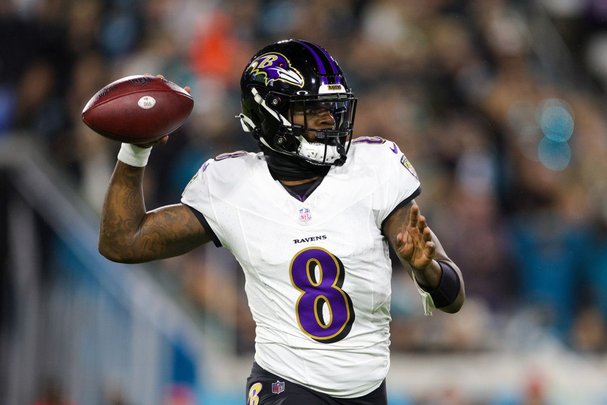 Odd Lamar Jackson Practice Throw Has Fans Theorizing…