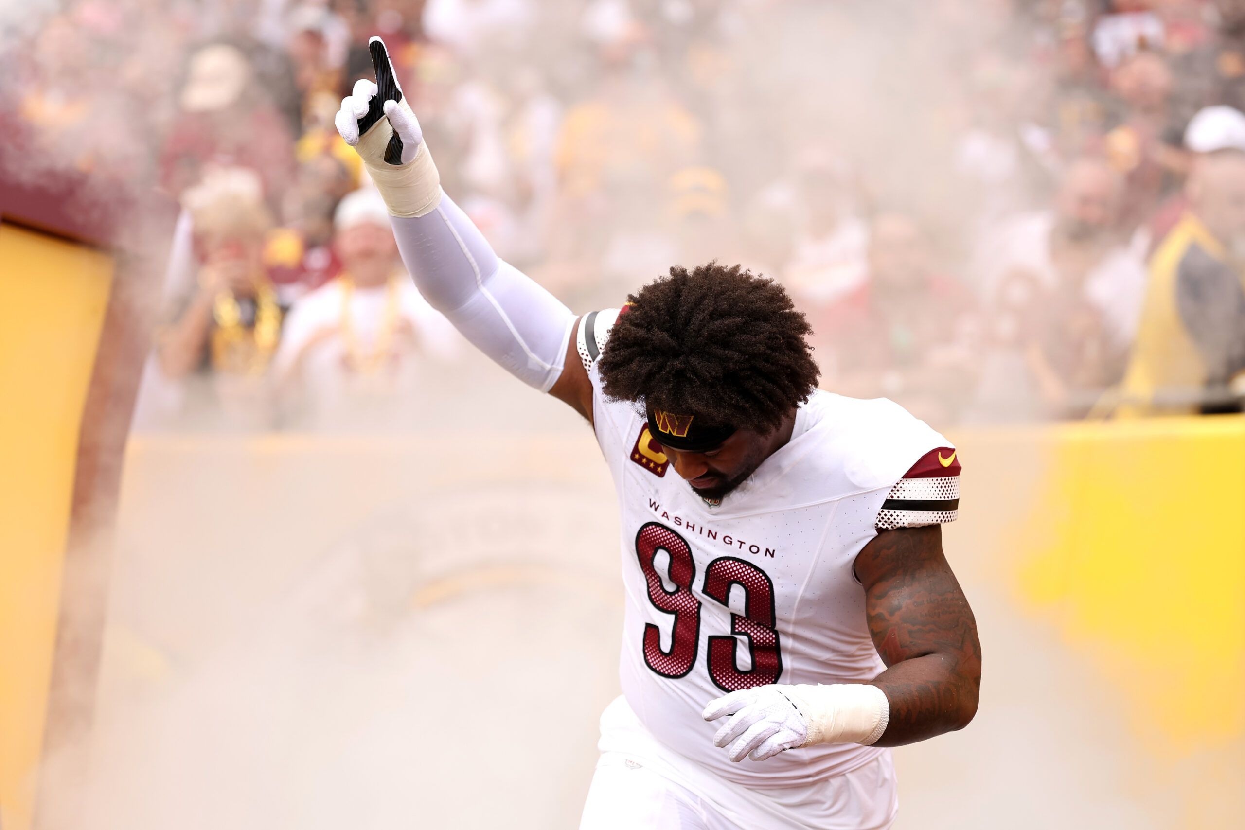 ESPN insider predicts Commanders will trade DT…