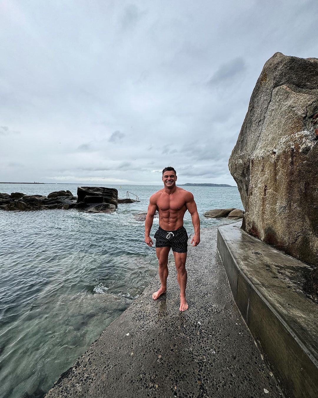 Sculpted by the Sea: Rob Lipsett's Fitness Journey…