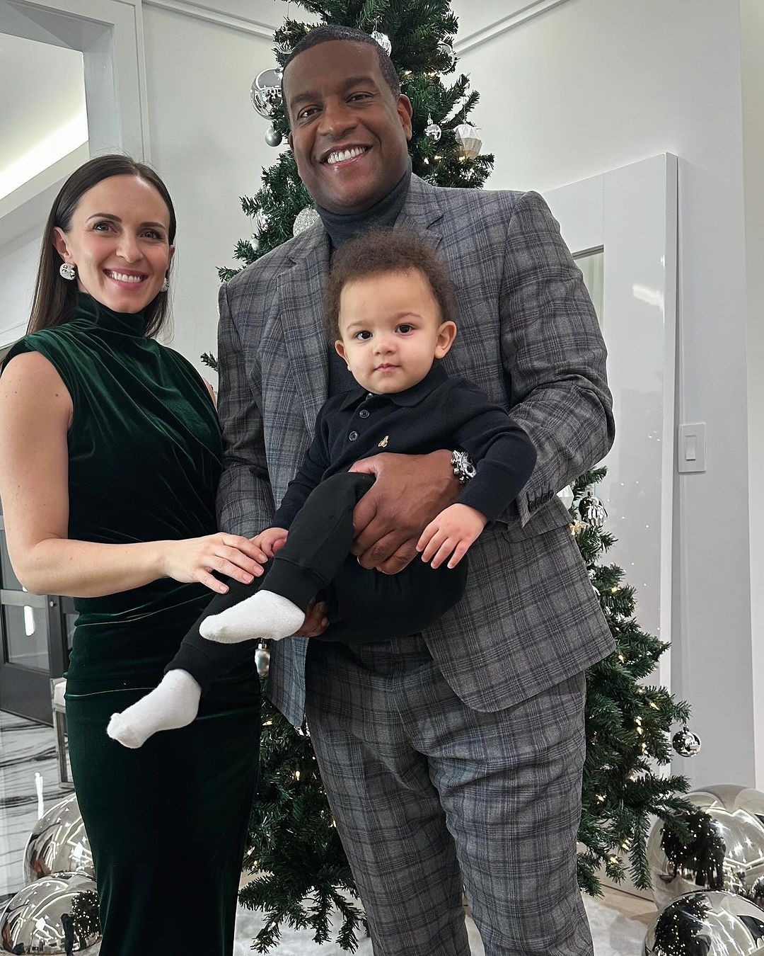 Kevin Weekes Wishes You a Very Weekesy Christmas on…