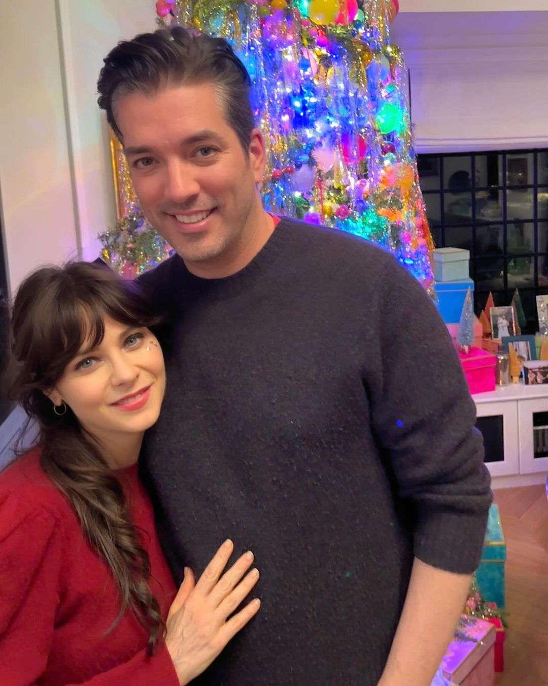 Zooey Deschanel Shares Cozy Christmas Pic with Fiancé… Zooey Deschanel Shares Cozy Christmas Pic with Fiancé…