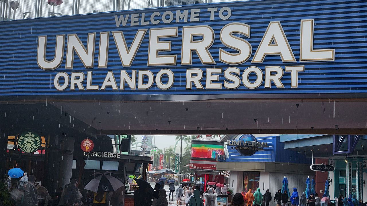 Universal Orlando Is Saying Goodbye To Paper Maps, And…