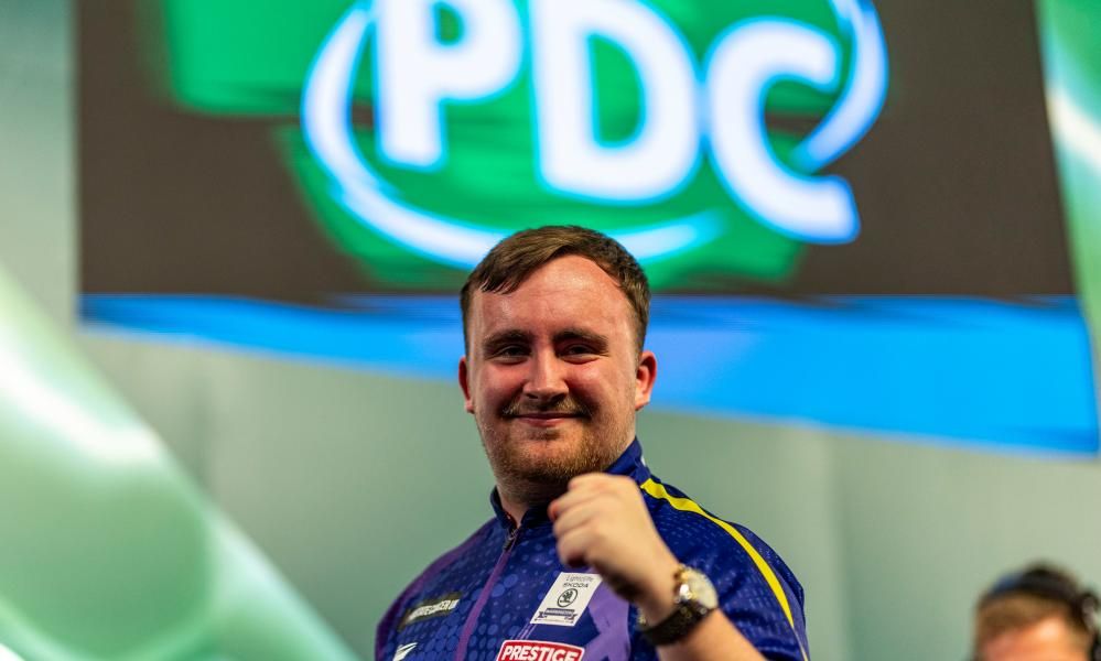 Luke Littler beats Raymond van Barneveld: PDC World…