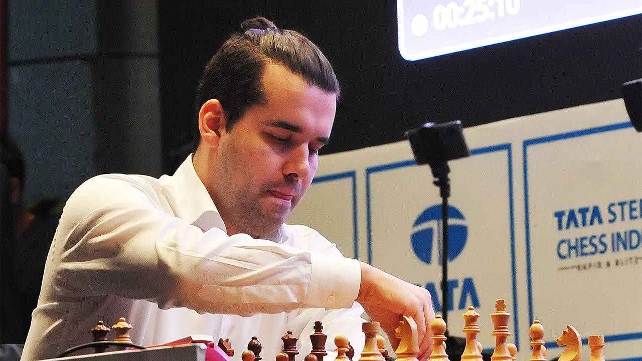 Chief arbiter's decision to punish Dubov, Nepo divides…