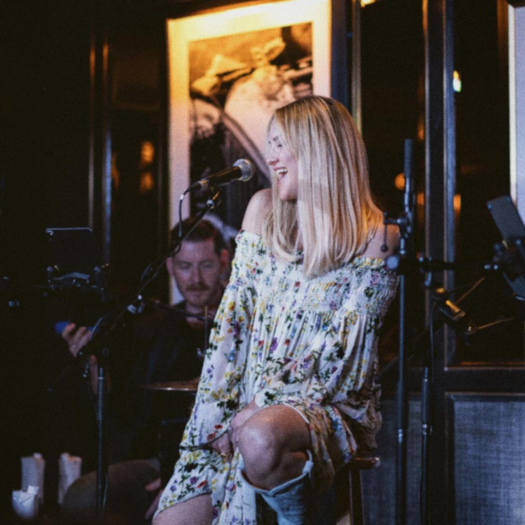 Kate Hudson's Soulful Singing Creates Musical Magic at…