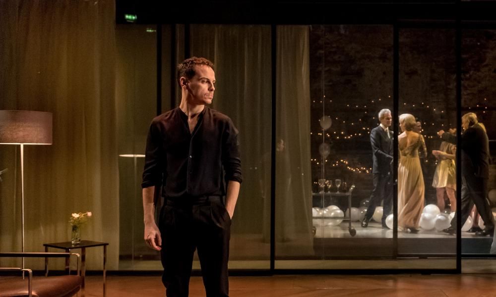 Andrew Scott halted Hamlet soliloquy after theatregoer…