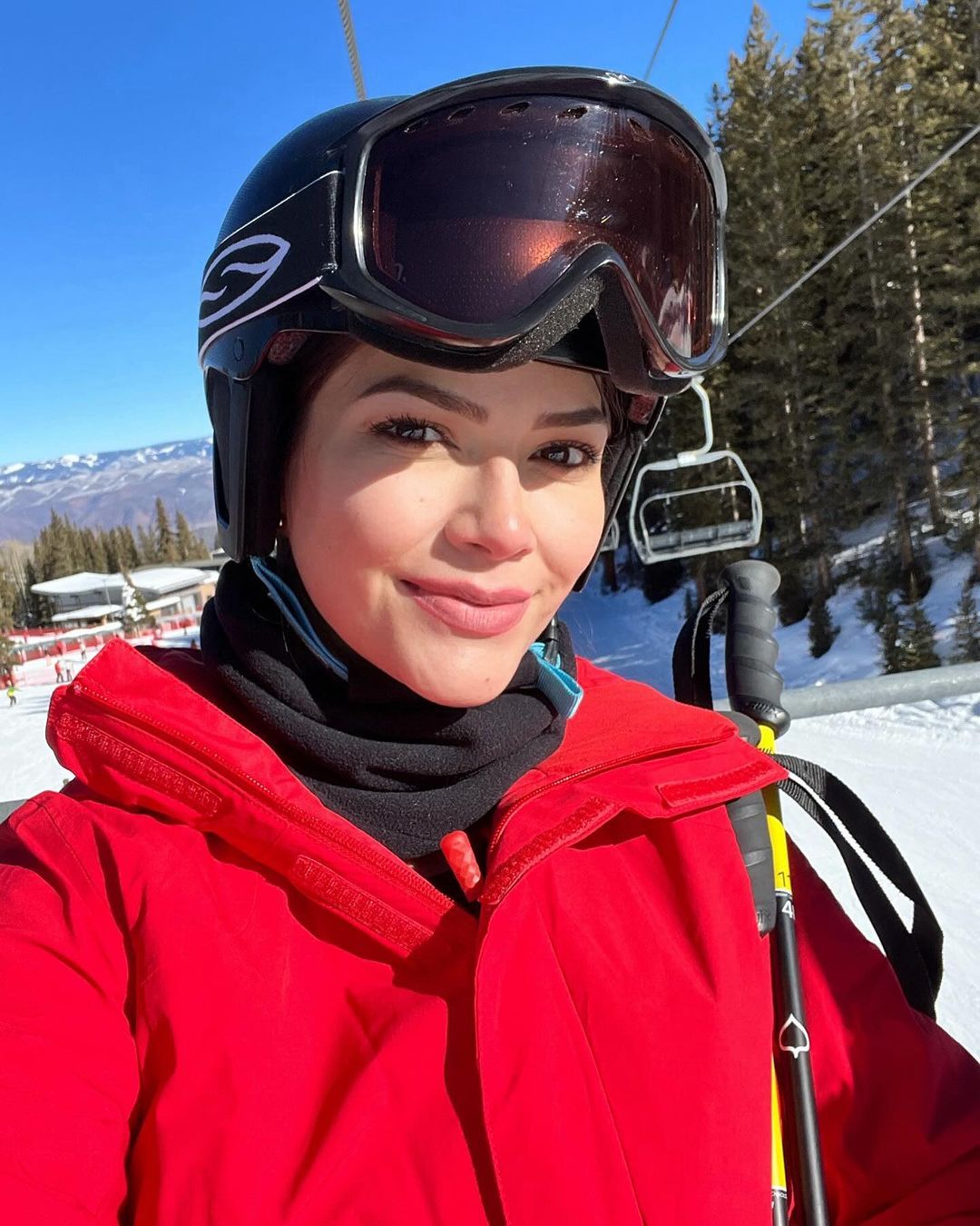 Ice Skater Ana Patricia Gamez Radiates Elegance and…