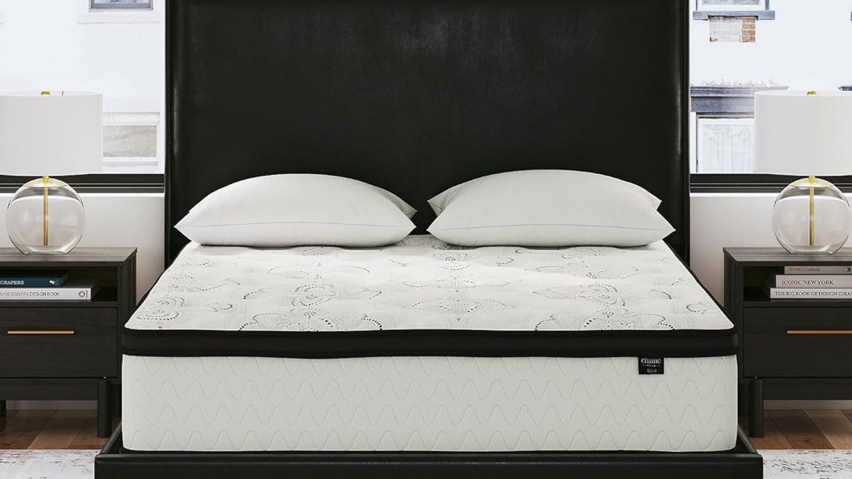 The 'cozy cloud' queen mattress that provides 'instant…