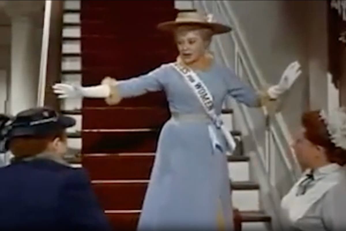 Glynis Johns fans laud iconic Mrs Banks scene as…